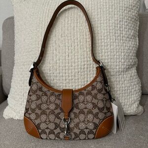 Coach | Bags | Coach Hamptons Hobo Bag In Crystal Signature Jacquard ...